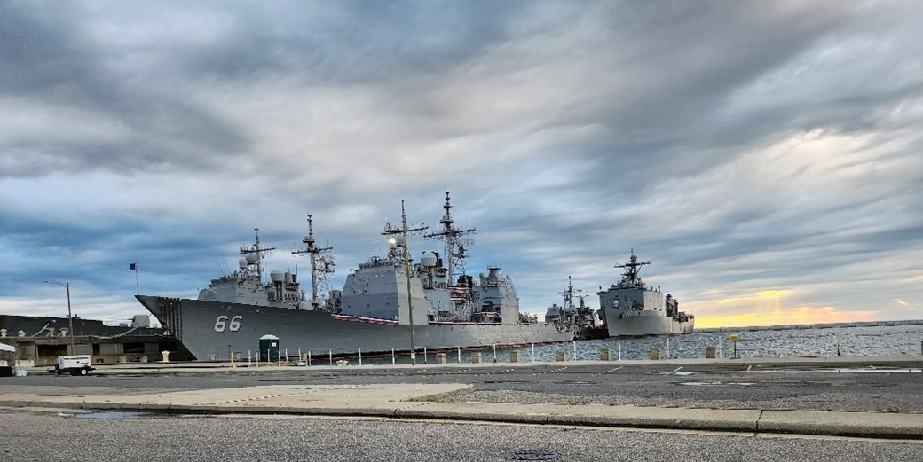 1966Decommissioning USS HUÉ CITY (CG 66)